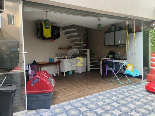 Casa a venda à venda na Vila Isolina Mazzei com 3 quartos, sendo 1 suíte, 2 vagas