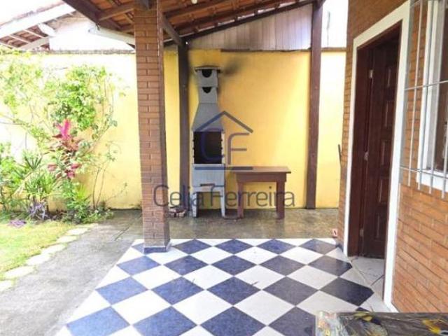 Casa à venda a poucos metros da praia Martim de Sá Caraguatatuba/SP