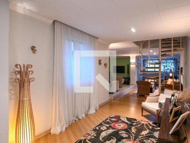Casa à Venda Aclimação, 3 Quartos, 215 m2
