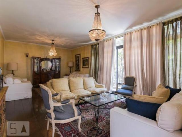 Casa à Venda Aclimação, 3 Quartos, 300 m2