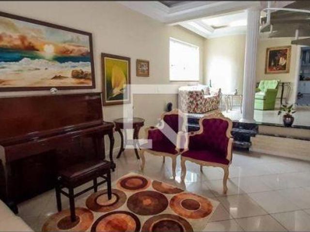 Casa à Venda Adalgisa, 3 Quartos, 250 m2