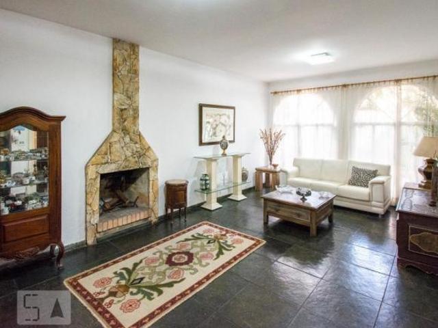 Casa à Venda Adalgisa, 3 Quartos, 500 m2