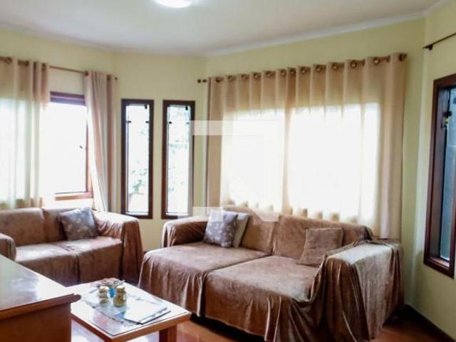 Casa à Venda Adalgisa, 4 Quartos, 263 m2