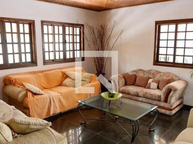 Casa à Venda Adalgisa, 4 Quartos, 377 m2