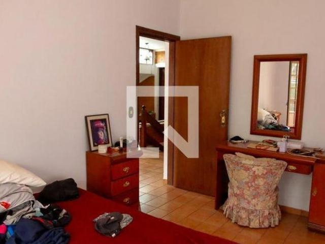 Casa à Venda Adalgisa, 4 Quartos, 377 m2