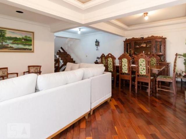 Casa à Venda Adalgisa, 4 Quartos, 330 m2