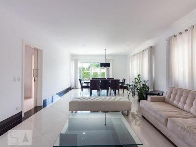 Casa à Venda Adalgisa, 4 Quartos, 490 m2