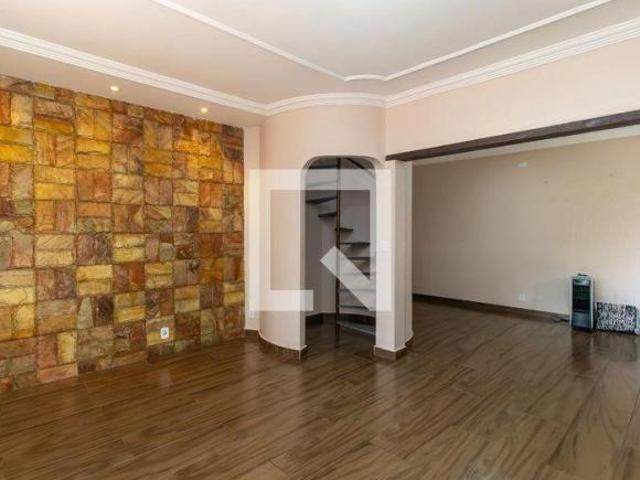 Casa à Venda Aeroporto, 2 Quartos, 150 m² Belo Horizonte