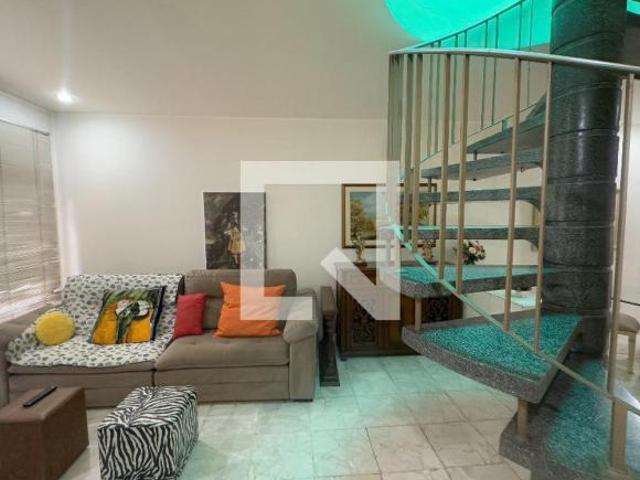 Casa à Venda Água Branca, 3 Quartos, 165 m2