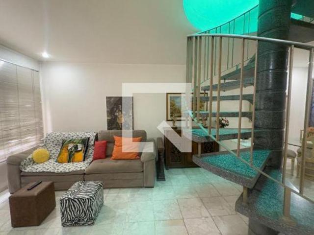 Casa à Venda Água Branca, 3 Quartos, 165 m² São Paulo