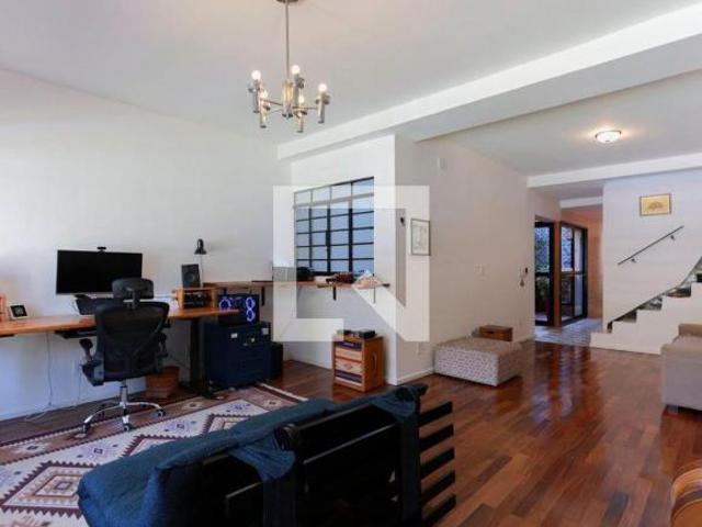 Casa à Venda Água Fria, 2 Quartos, 150 m2