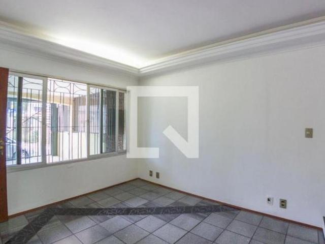 Casa à Venda Água Fria, 2 Quartos, 120 m2