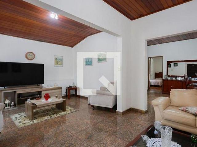 Casa à Venda Água Fria, 2 Quartos, 140 m2