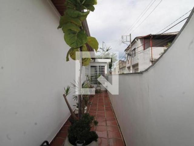 Casa à Venda Água Fria, 2 Quartos, 183 m2