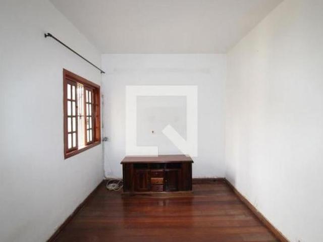 Casa à Venda Água Fria, 2 Quartos, 200 m2
