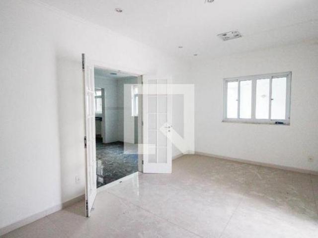 Casa à Venda Água Fria, 3 Quartos, 400 m2