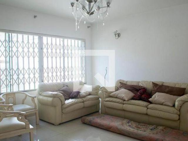 Casa à Venda Água Fria, 3 Quartos, 150 m2