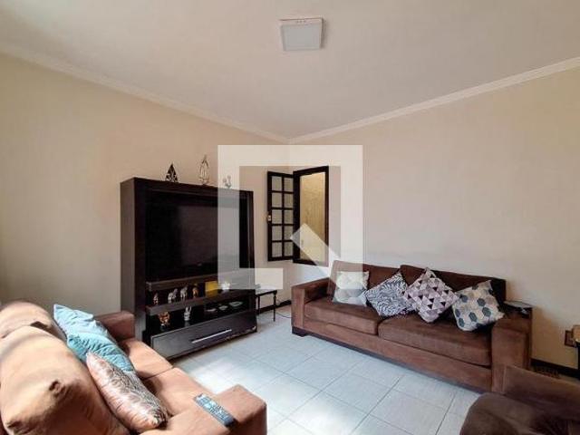 Casa à Venda Água Fria, 3 Quartos, 170 m2