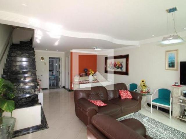 Casa à Venda Água Fria, 3 Quartos, 199 m2