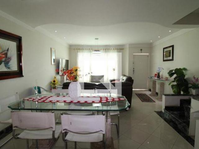 Casa à Venda Água Fria, 3 Quartos, 199 m2