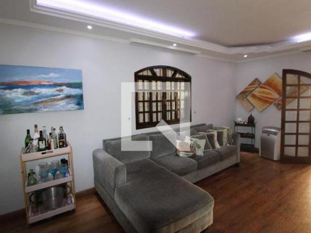 Casa à Venda Água Fria, 3 Quartos, 200 m2