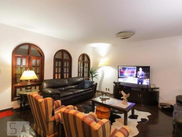 Casa à Venda Água Fria, 3 Quartos, 200 m2