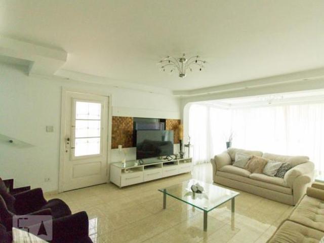 Casa à Venda Água Fria, 3 Quartos, 201 m2