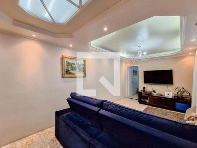 Casa à Venda Água Fria, 3 Quartos, 206 m2