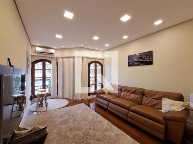 Casa à Venda Água Fria, 3 Quartos, 207 m2