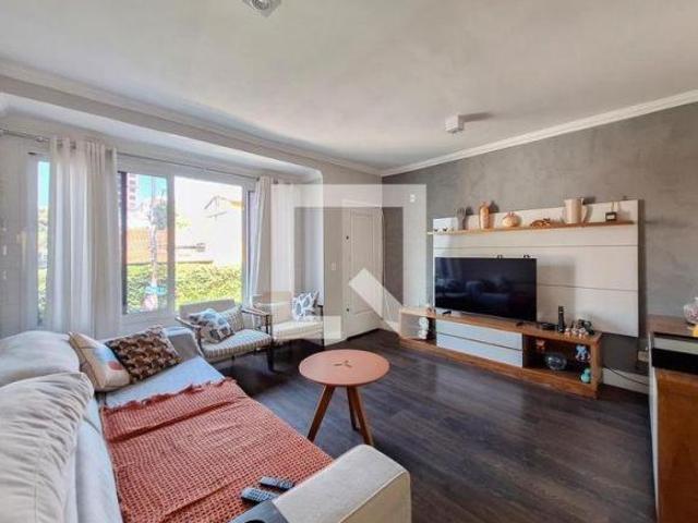Casa à Venda Água Fria, 3 Quartos, 210 m2