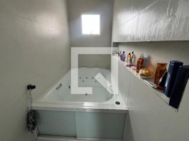 Casa à Venda Água Fria, 3 Quartos, 210 m2