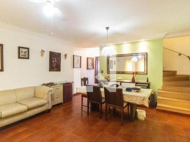Casa à Venda Água Fria, 3 Quartos, 220 m2