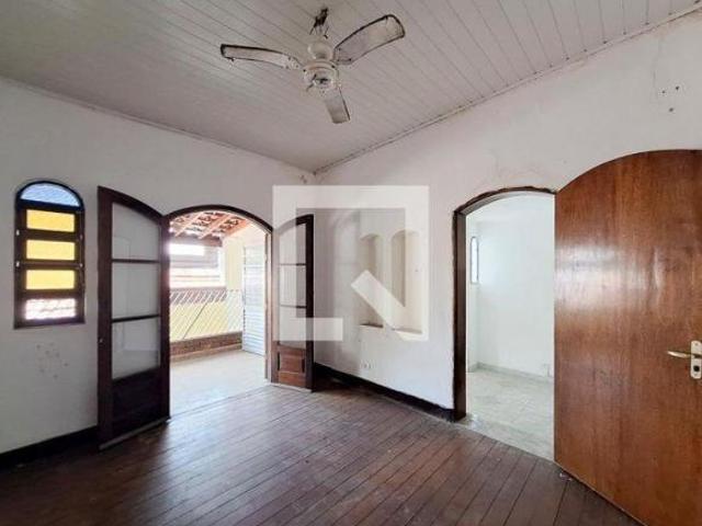 Casa à Venda Água Fria, 3 Quartos, 225 m2