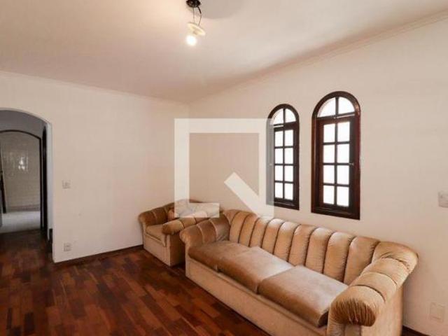 Casa à Venda Água Fria, 3 Quartos, 230 m2