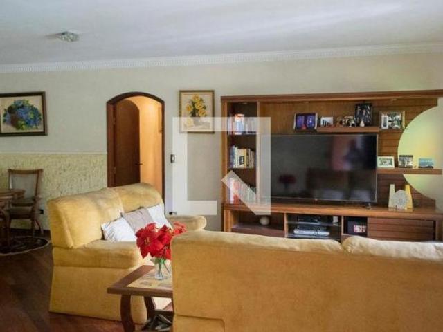 Casa à Venda Água Fria, 3 Quartos, 239 m2