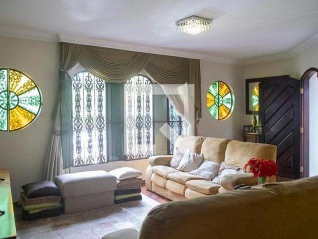 Casa à Venda Água Fria, 3 Quartos, 239 m2