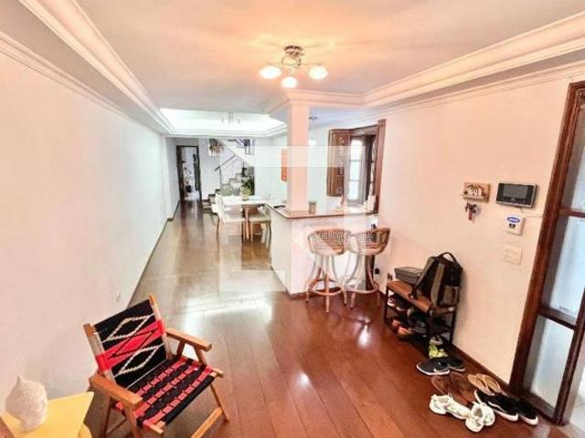 Casa à Venda Água Fria, 3 Quartos, 250 m2