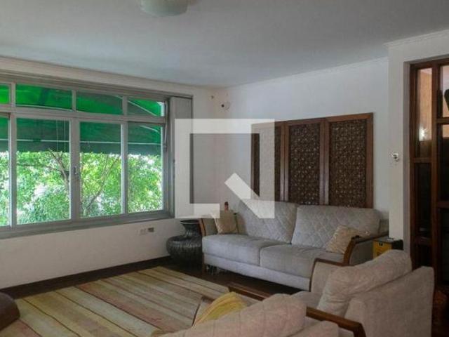 Casa à Venda Água Fria, 3 Quartos, 250 m2