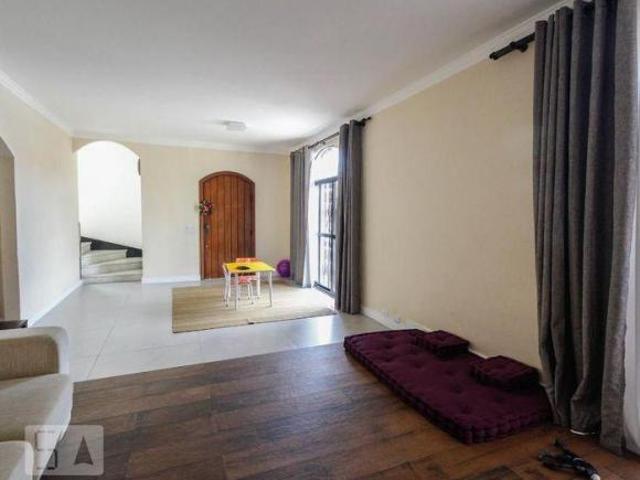 Casa à Venda Água Fria, 3 Quartos, 280 m2