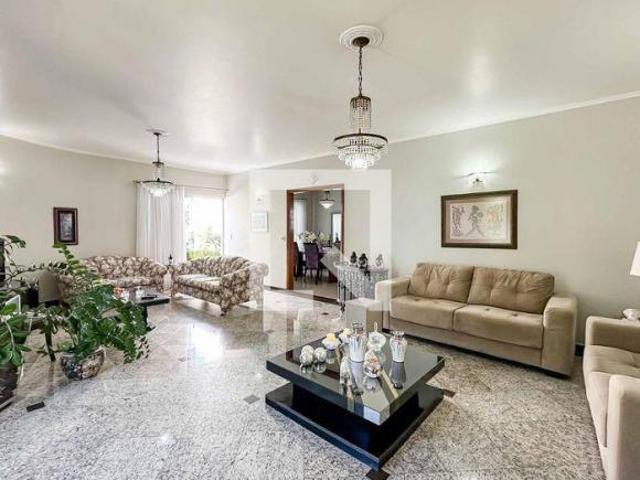 Casa à Venda Água Fria, 3 Quartos, 290 m2