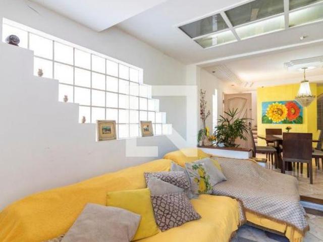 Casa à Venda Água Fria, 3 Quartos, 300 m² São Paulo