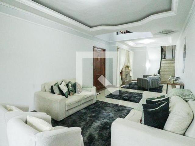 Casa à Venda Água Fria, 3 Quartos, 350 m2