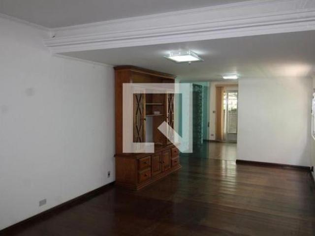 Casa à Venda Água Fria, 3 Quartos, 360 m2