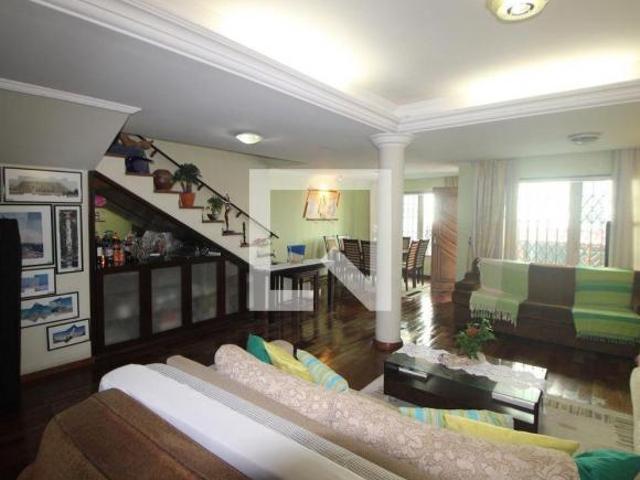 Casa à Venda Água Fria, 3 Quartos, 380 m2