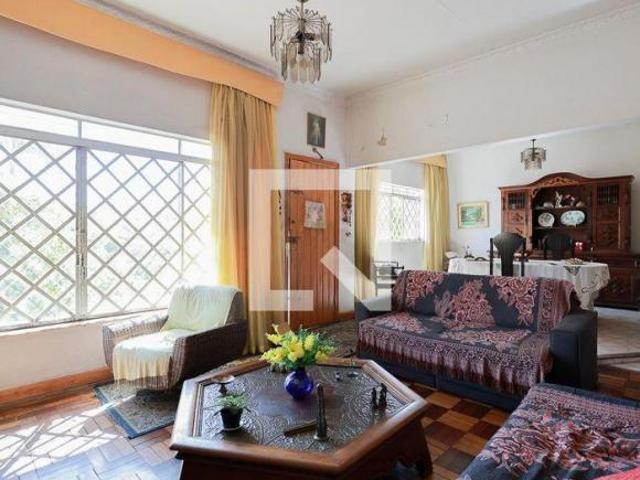 Casa à Venda Água Fria, 3 Quartos, 399 m2