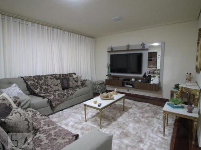 Casa à Venda Água Fria, 4 Quartos, 510 m2