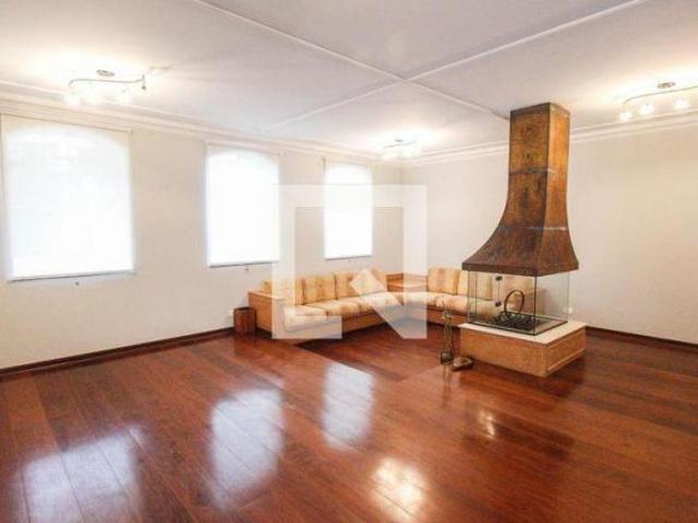 Casa à Venda Água Fria, 4 Quartos, 650 m2