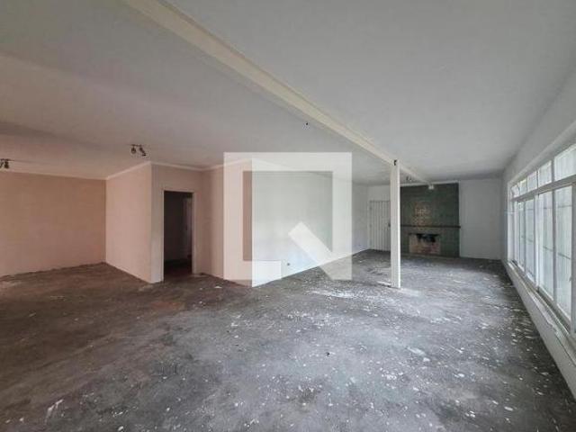 Casa à Venda Água Fria, 4 Quartos, 900 m2