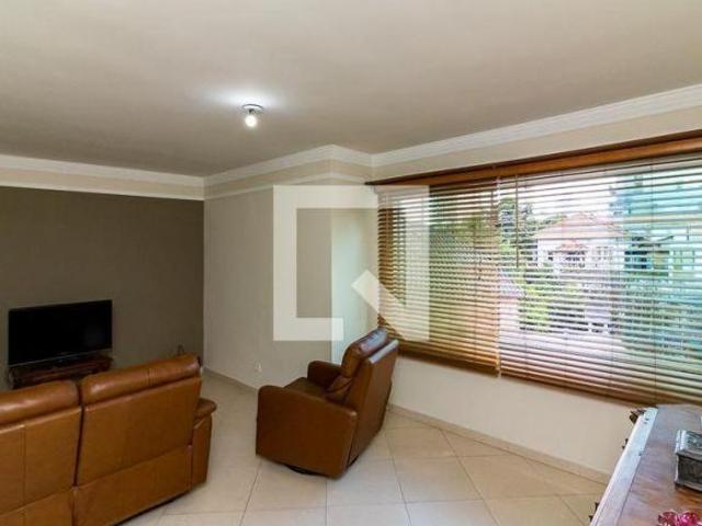 Casa à Venda Água Fria, 4 Quartos, 160 m2