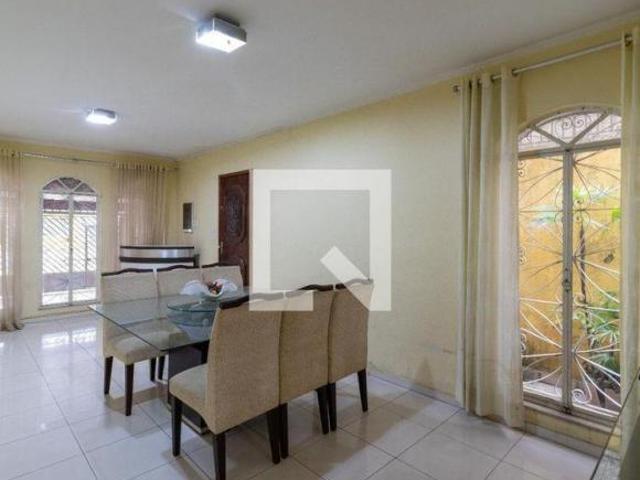 Casa à Venda Água Fria, 4 Quartos, 164 m2